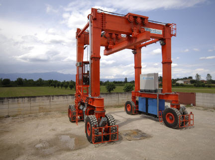 Electric Straddle Carrier